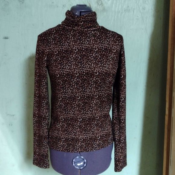 Zara | Sweaters | Zara Leopard Print Turtle Neck Szm | Poshmark